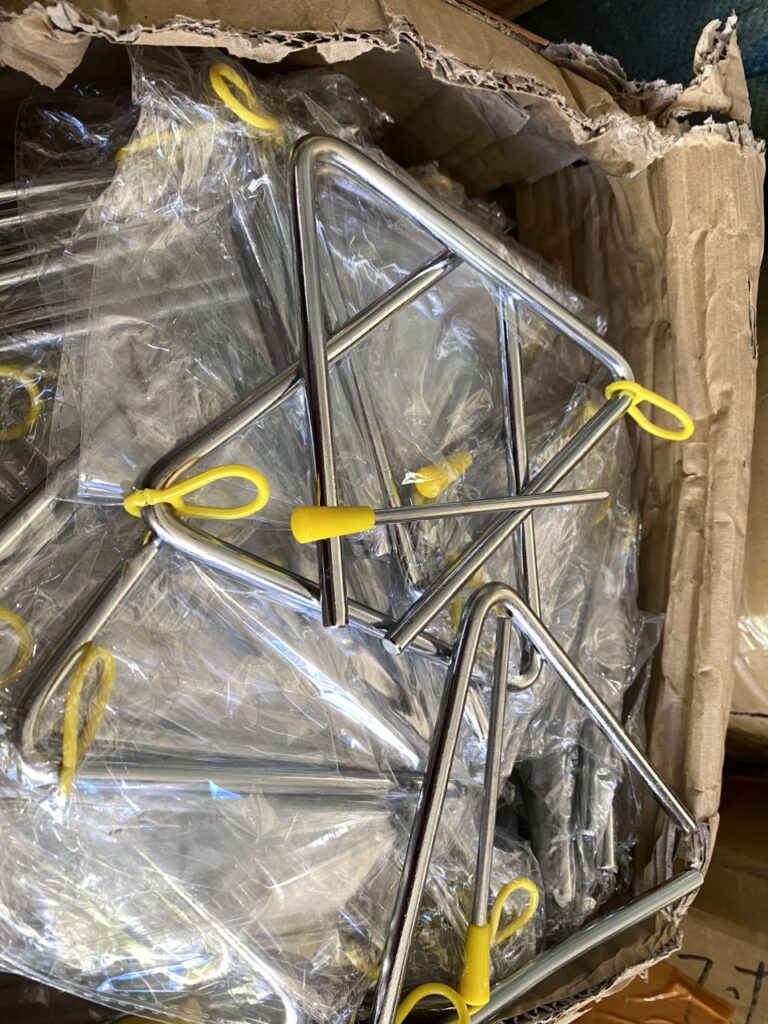 Nhạc cụ trường học Maracas và triangle - Thiết bị trường học Phong Vân